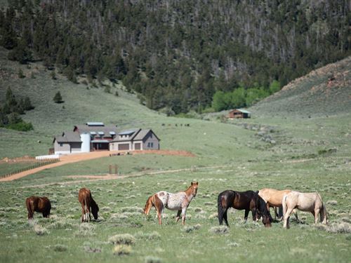 Wyoming Horse Ranches for Sale : Page 2 of 2 : RANCHFLIP